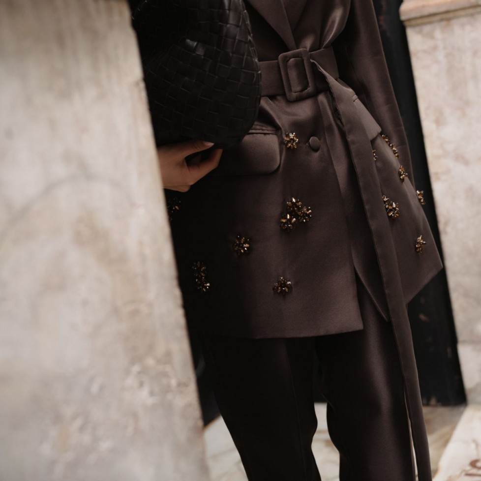 BLAZER STATEMENT OVERSIZED COM CINTO E APLICAÇÕES